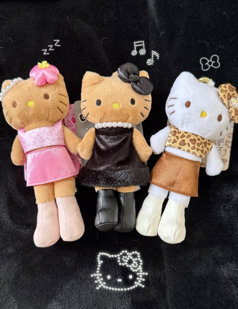 Sabrio HelloKitty Long Legs Love Plush Pendant(Authentic) – Labubu Shop